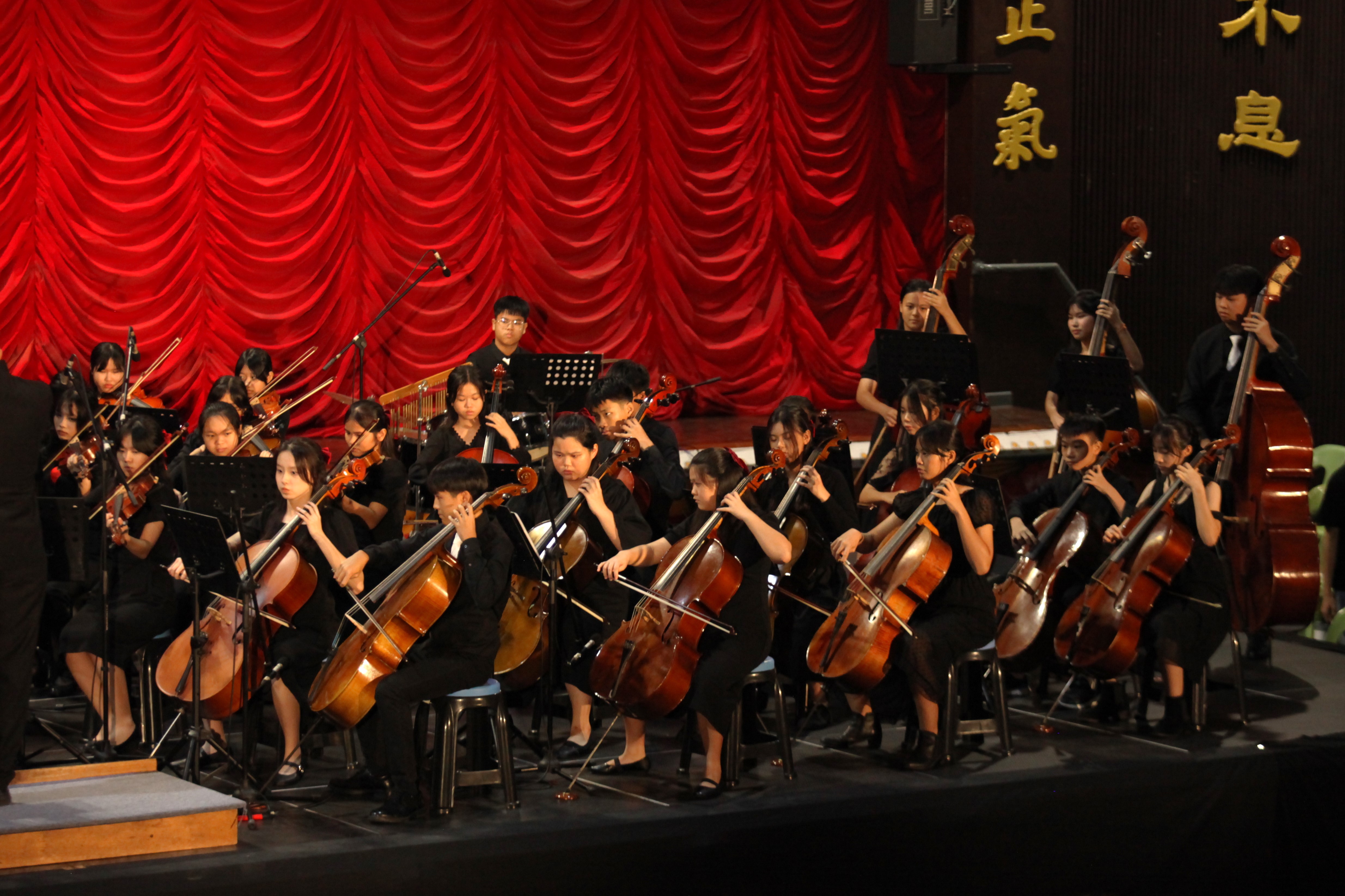 恭喜本校弦乐团"The Magic of Strings"演奏会圆满落幕 - 沙巴崇正中学